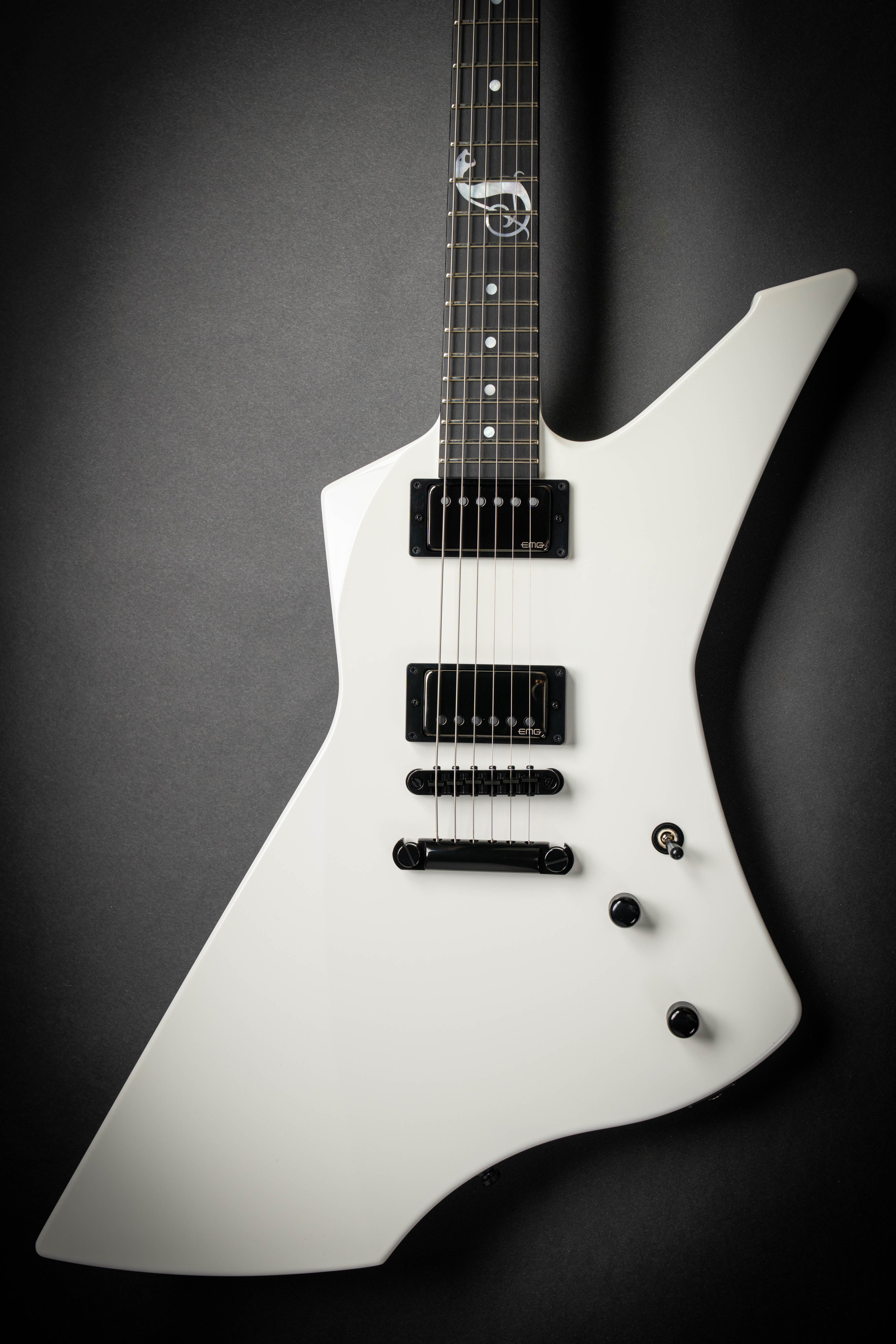 ESP Custom Shop Snakebyte White (E4530252) – Guitars Rebellion