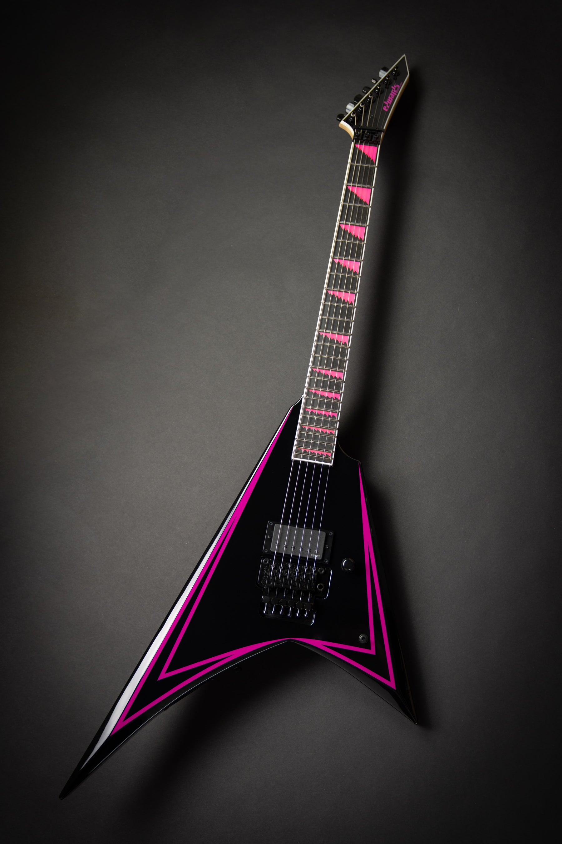 Edwards E-Alexi Pink Sawtooth (ED8732223) – Guitars Rebellion