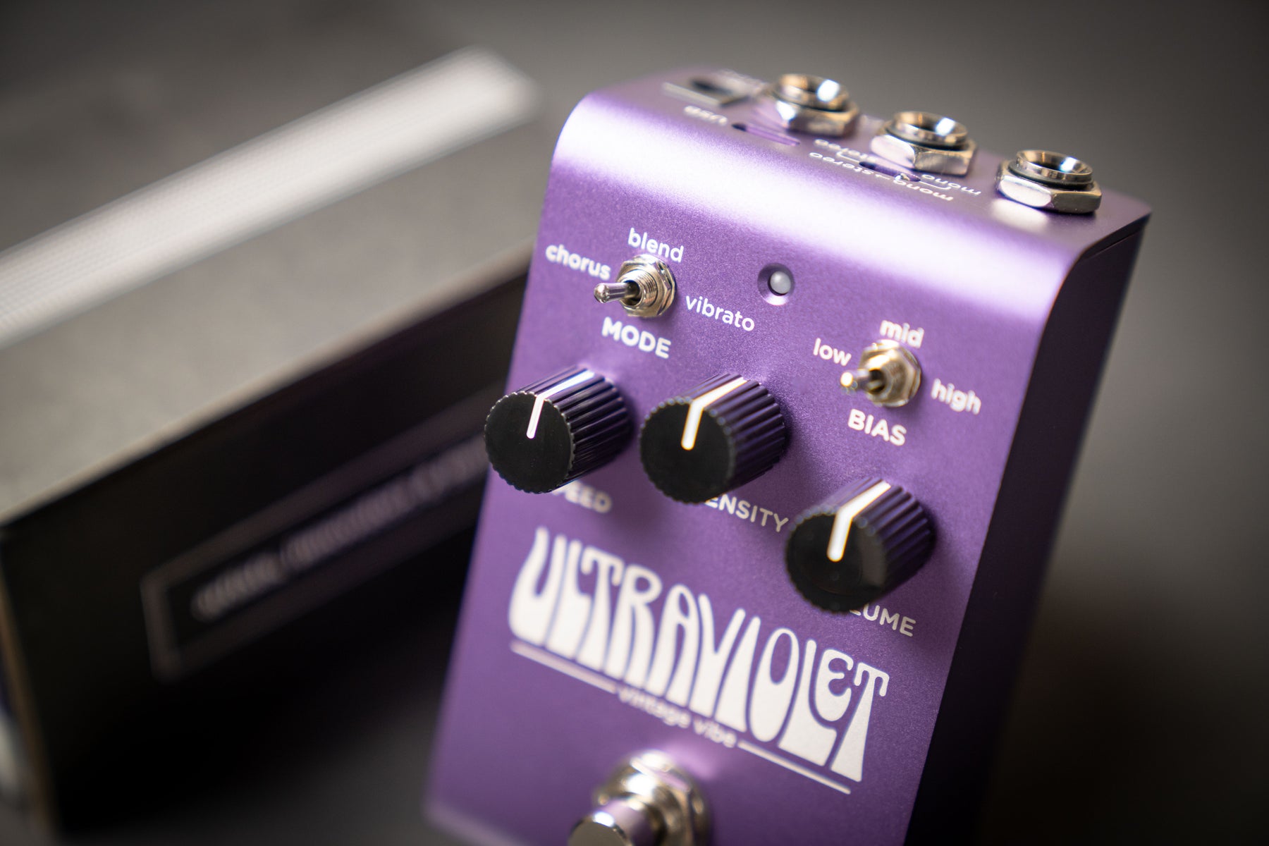 Strymon UltraViolet Vintage Vibe – Guitars Rebellion