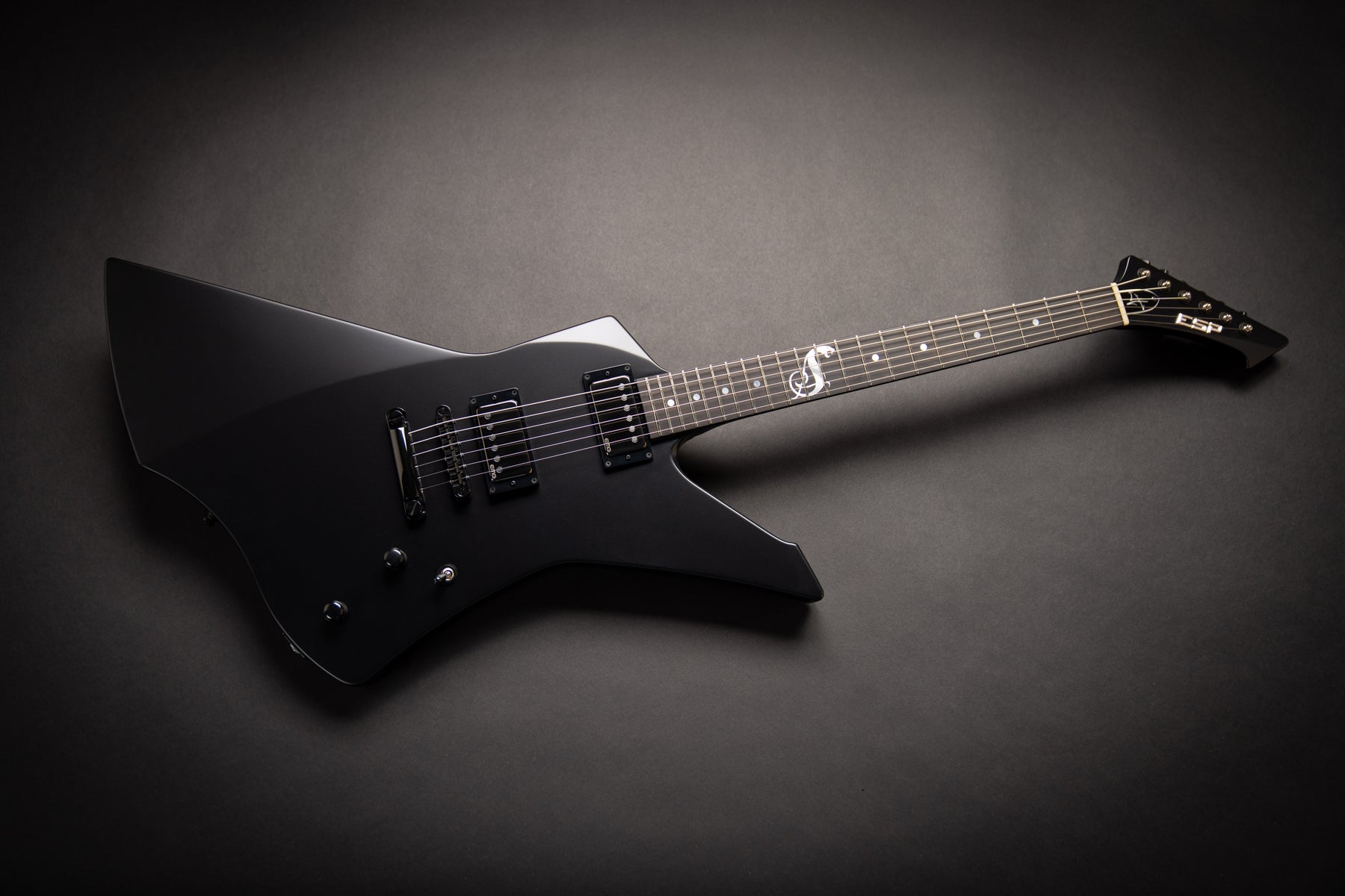 ESP Custom Shop Snakebyte Black Satin (E0530222) – Guitars Rebellion
