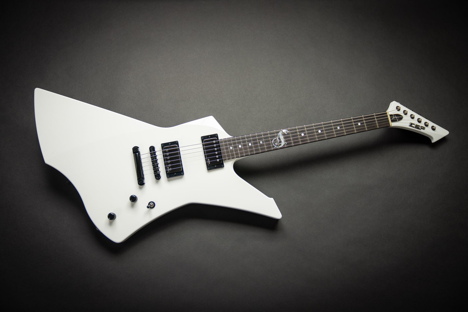 ESP Custom Shop Snakebyte White (E0131212) – Guitars Rebellion