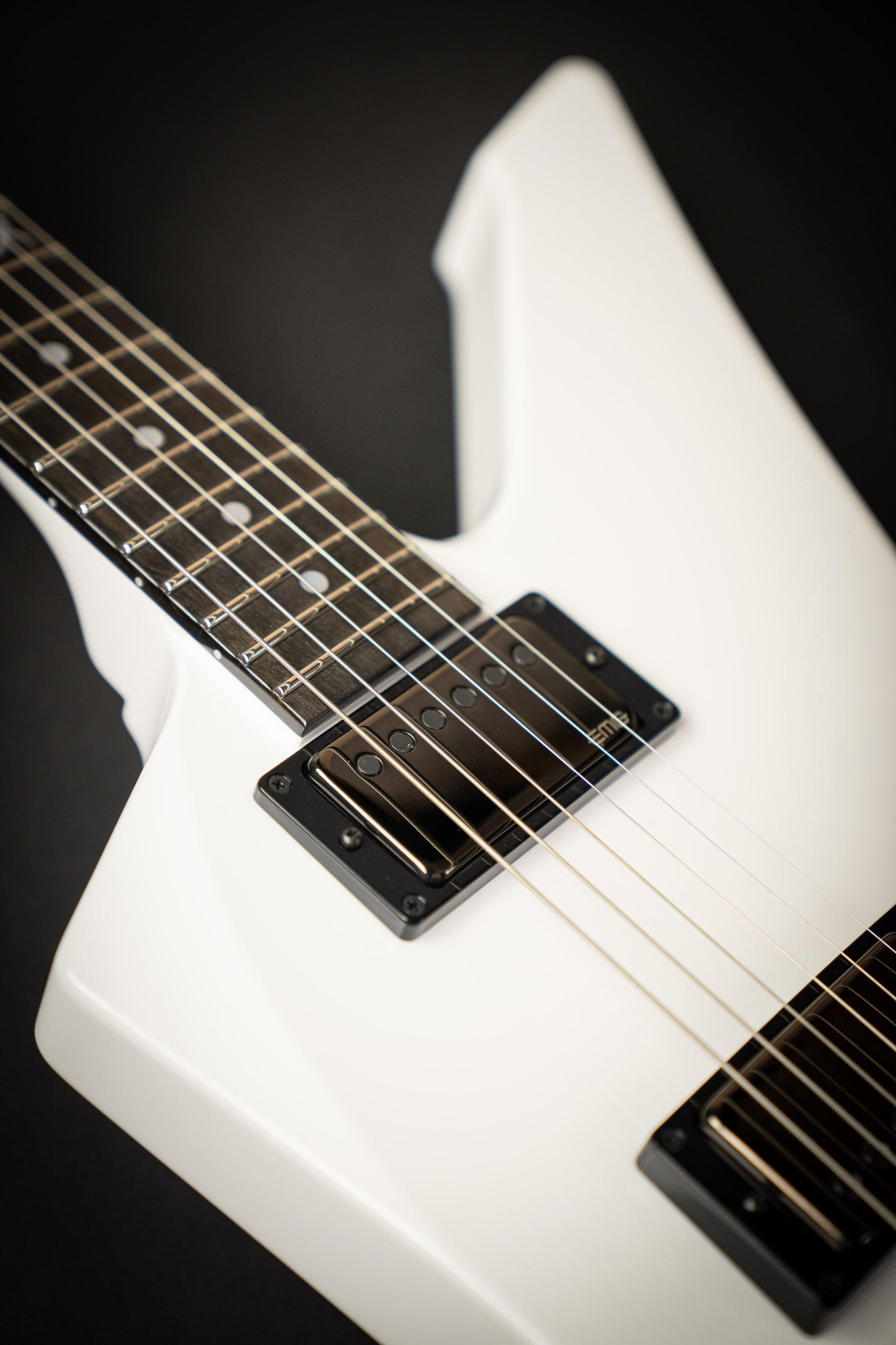ESP Custom Shop Snakebyte White (E8411222) – Guitars Rebellion