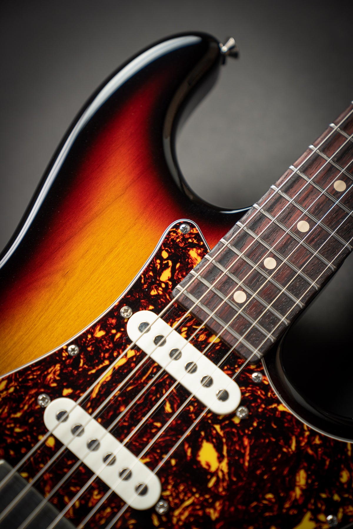 Tom Anderson Icon Classic 3 Color Burst (082722P) – Guitars Rebellion