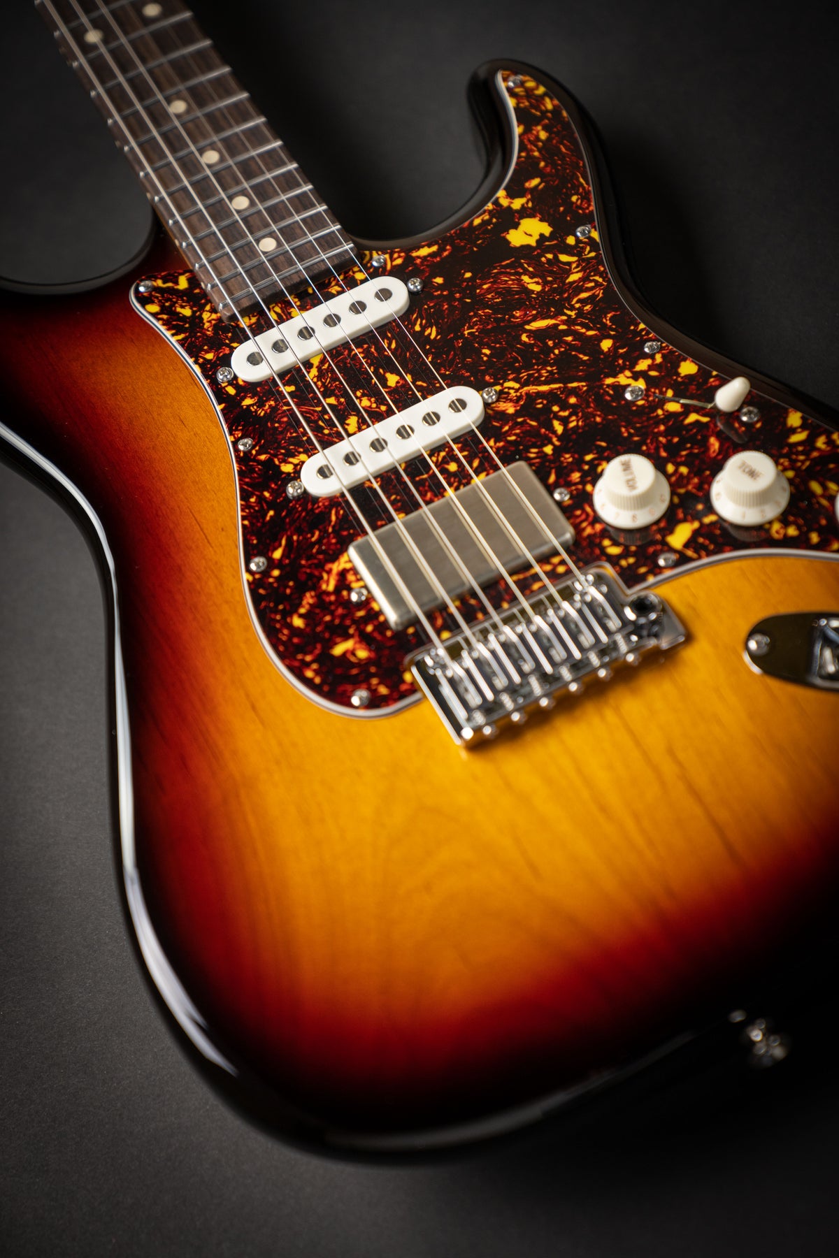 Tom Anderson Icon Classic 3 Color Burst (111022N) – Guitars Rebellion