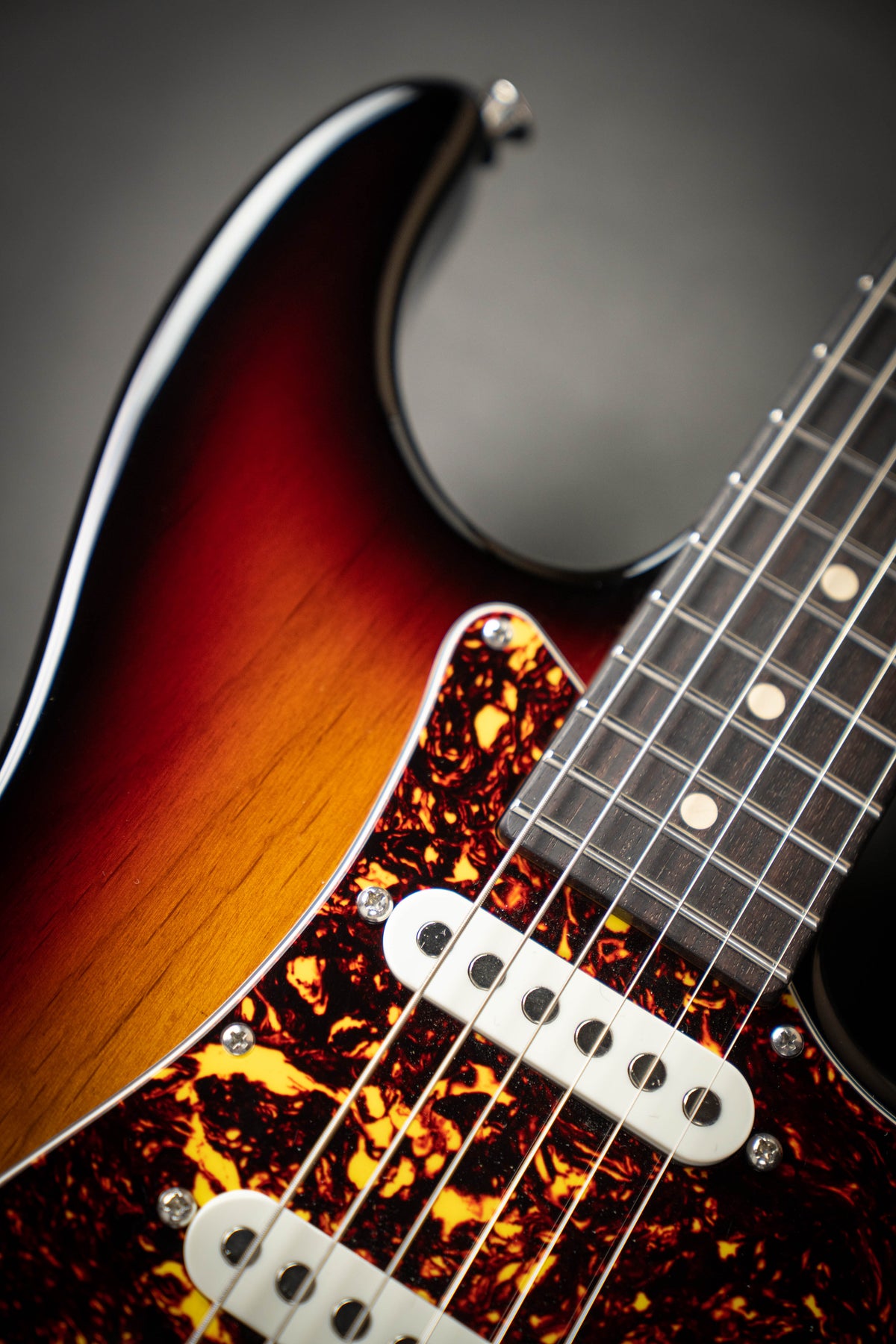 Tom Anderson The Classic 3 Color Burst (113022P) – Guitars Rebellion