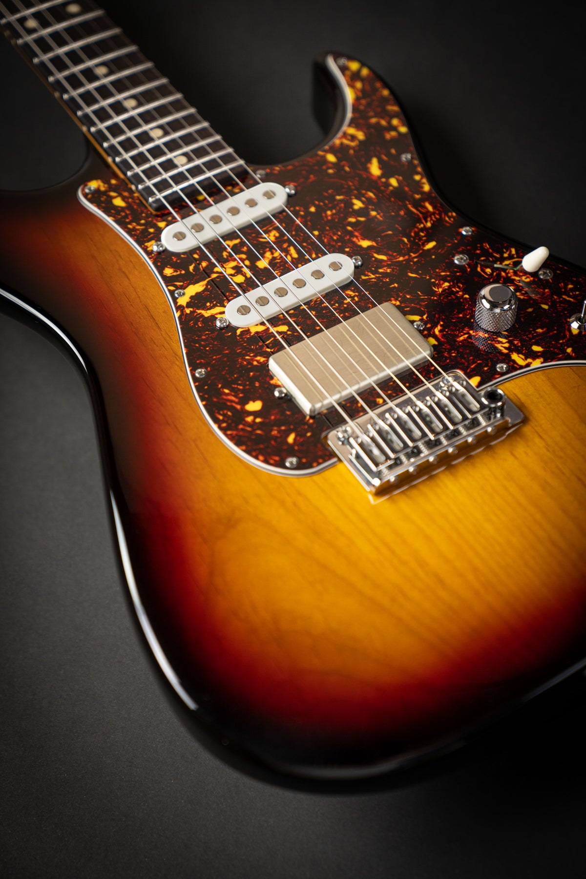 Tom Anderson The Classic 3 Color Burst (113022P) – Guitars Rebellion