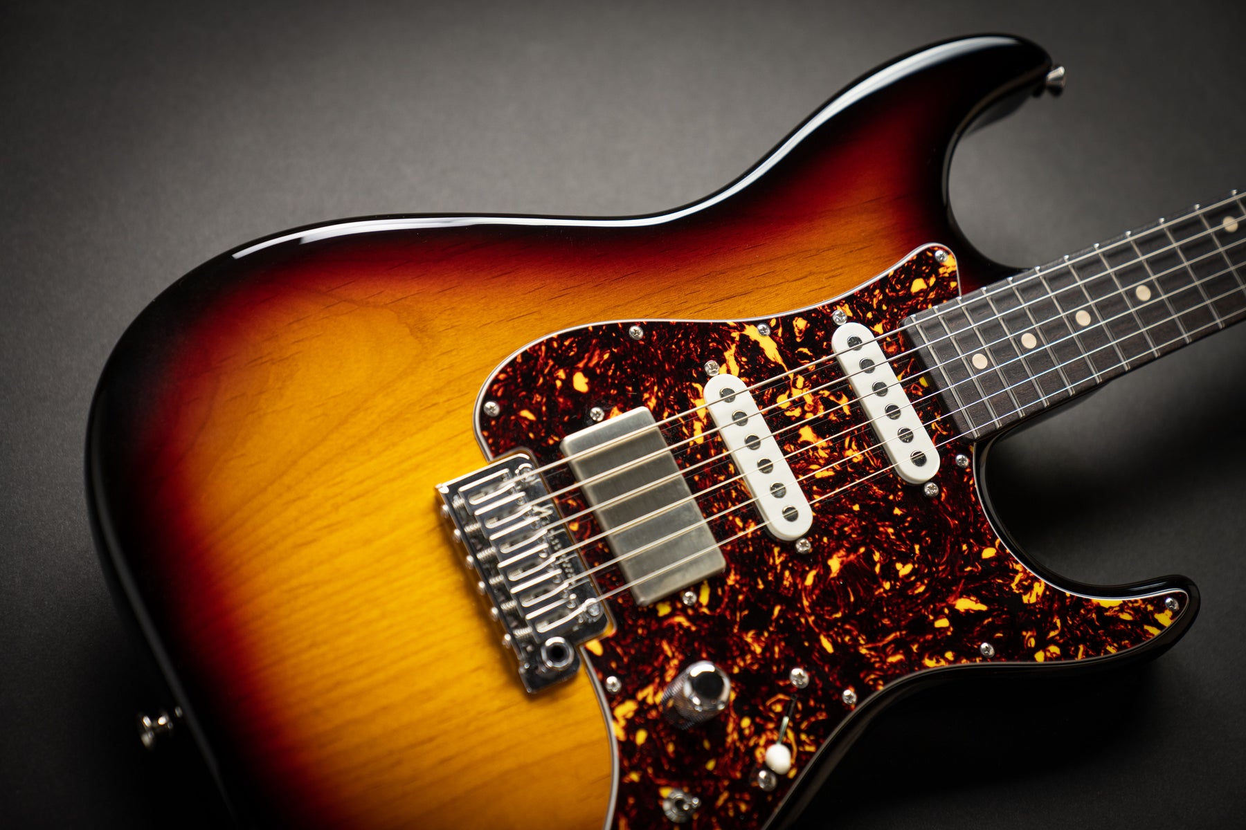 Tom Anderson The Classic 3 Color Burst (113022P) – Guitars Rebellion